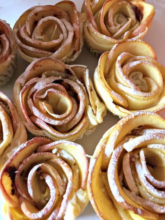 Baked Apple Roses - Apple Pie Flavors in a Sweet Rose Shaped Appetizer